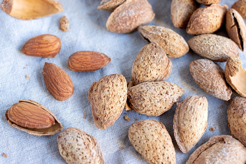 12 Nussarten von A-Z: Welche Sorten Nüsse gibt es? - eat.de