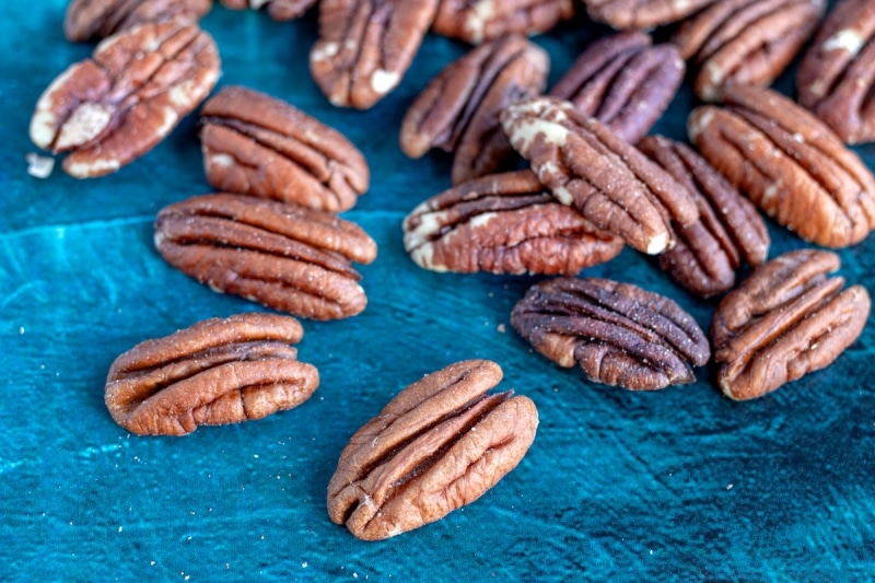 12 Nussarten von A-Z: Welche Sorten Nüsse gibt es? - eat.de