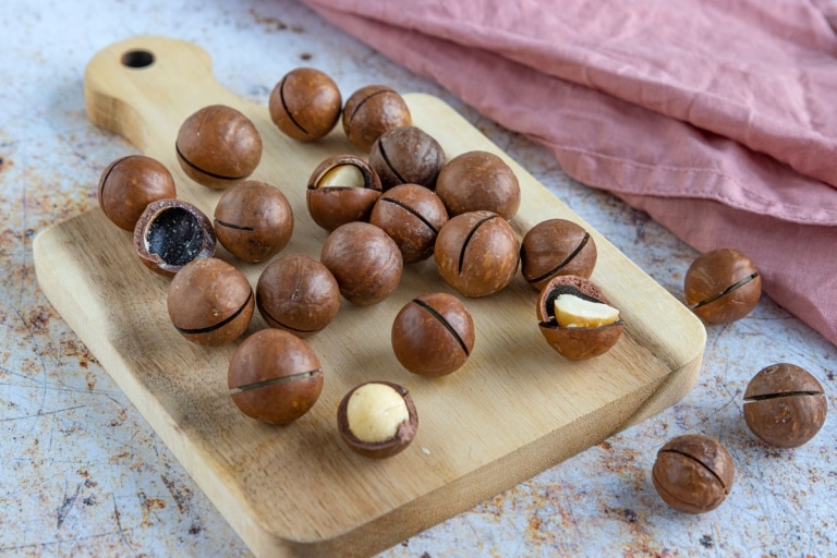 12 Nussarten von A-Z: Welche Sorten Nüsse gibt es? - eat.de