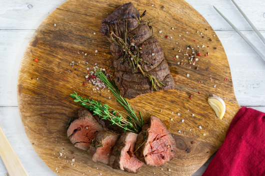 Rinderfilet im Ganzen perfekt grillen | Rezept - eat.de