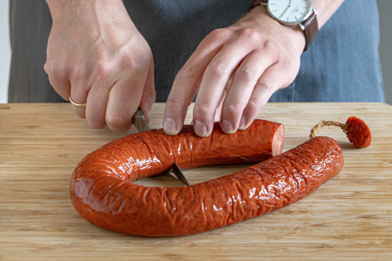 Was ist Sucuk? Wer hat die türkische Wurst erfunden? - eat.de