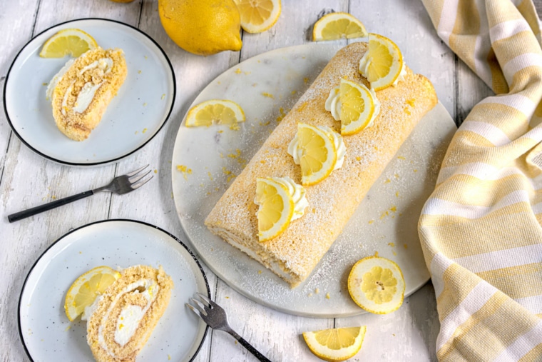 Leichte Zitronenrolle mit Joghurt und Zitrone | Rezept - eat.de