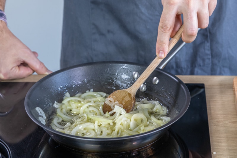 Schmelzzwiebeln Grundrezept Geschmelzte Zwiebeln Eat de Schmelzzwiebeln Grundrezept Geschmelzte Zwiebeln Eat de