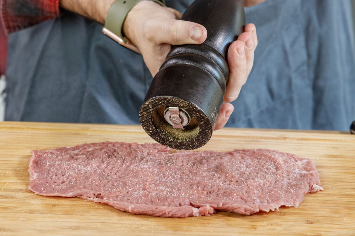 Panierte Kalbsschnitzel: knusprig zart panieren