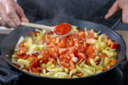 Original Ungarisches Letscho selber machen | Rezept - eat.de