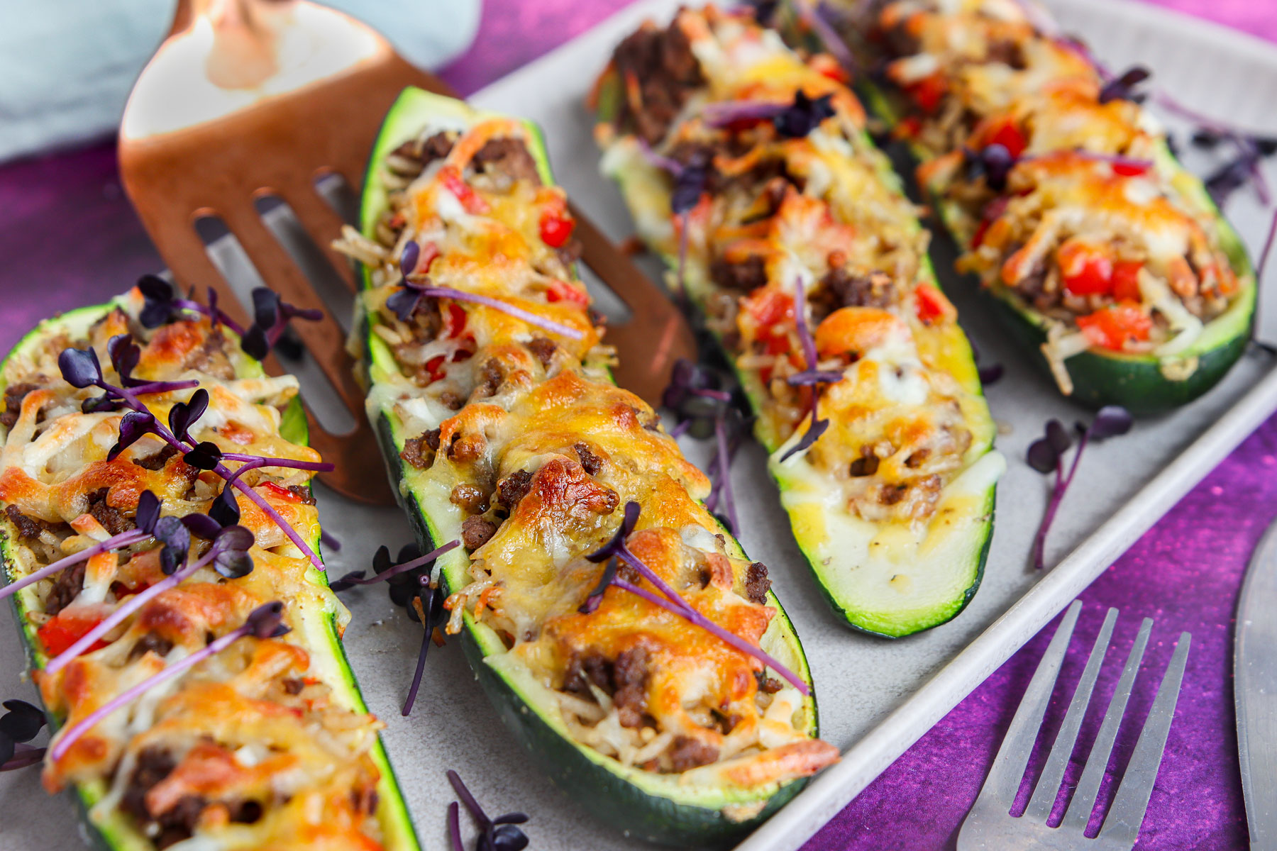 Gefüllte Zucchini mit Hackfleisch und Feta | Rezept