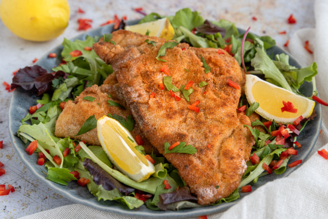 Paniertes Putenschnitzel: knusprig und zart | Rezept