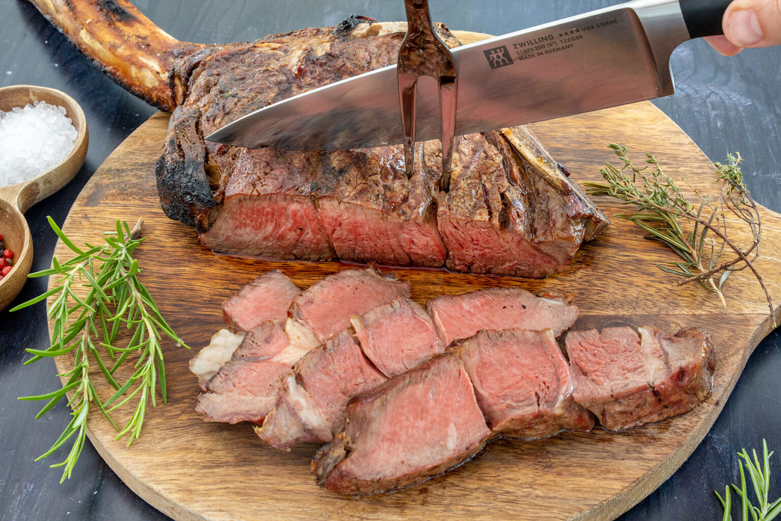Tomahawk Steak grillen | Rezept - eat.de