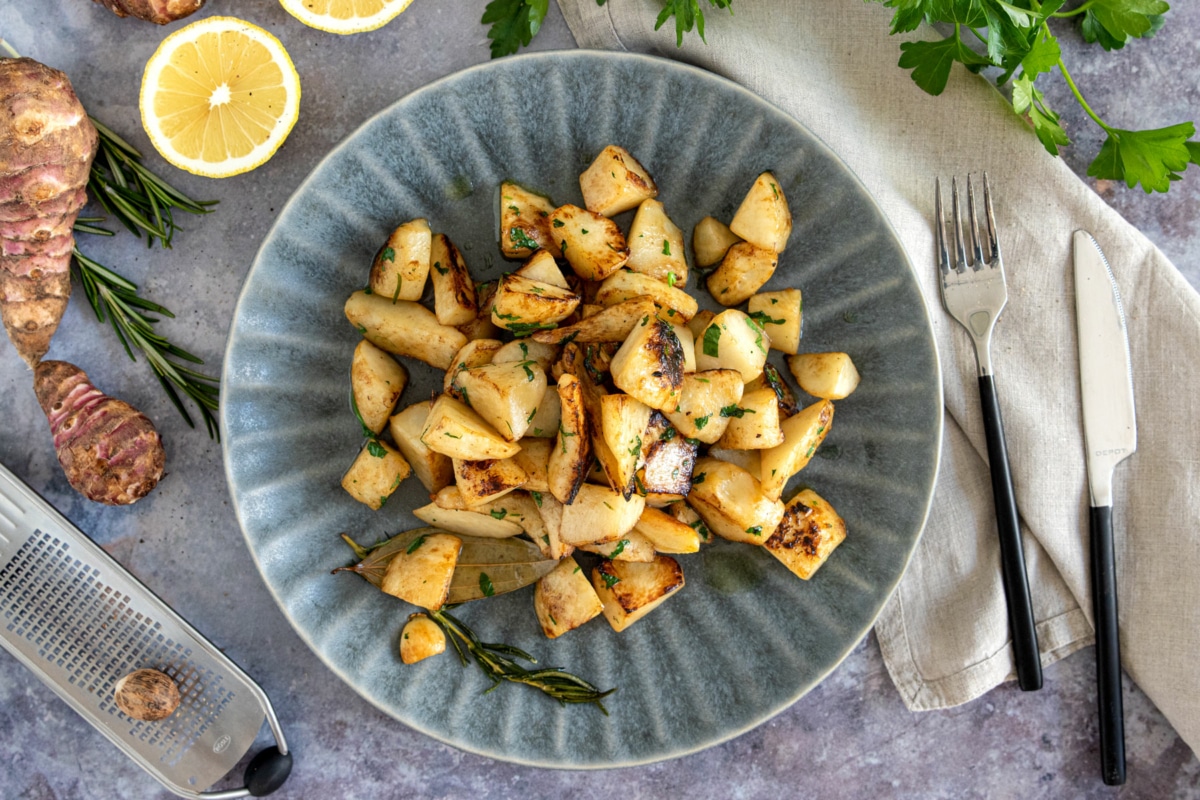 Topinambur in der Pfanne zubereiten | Rezept - eat.de
