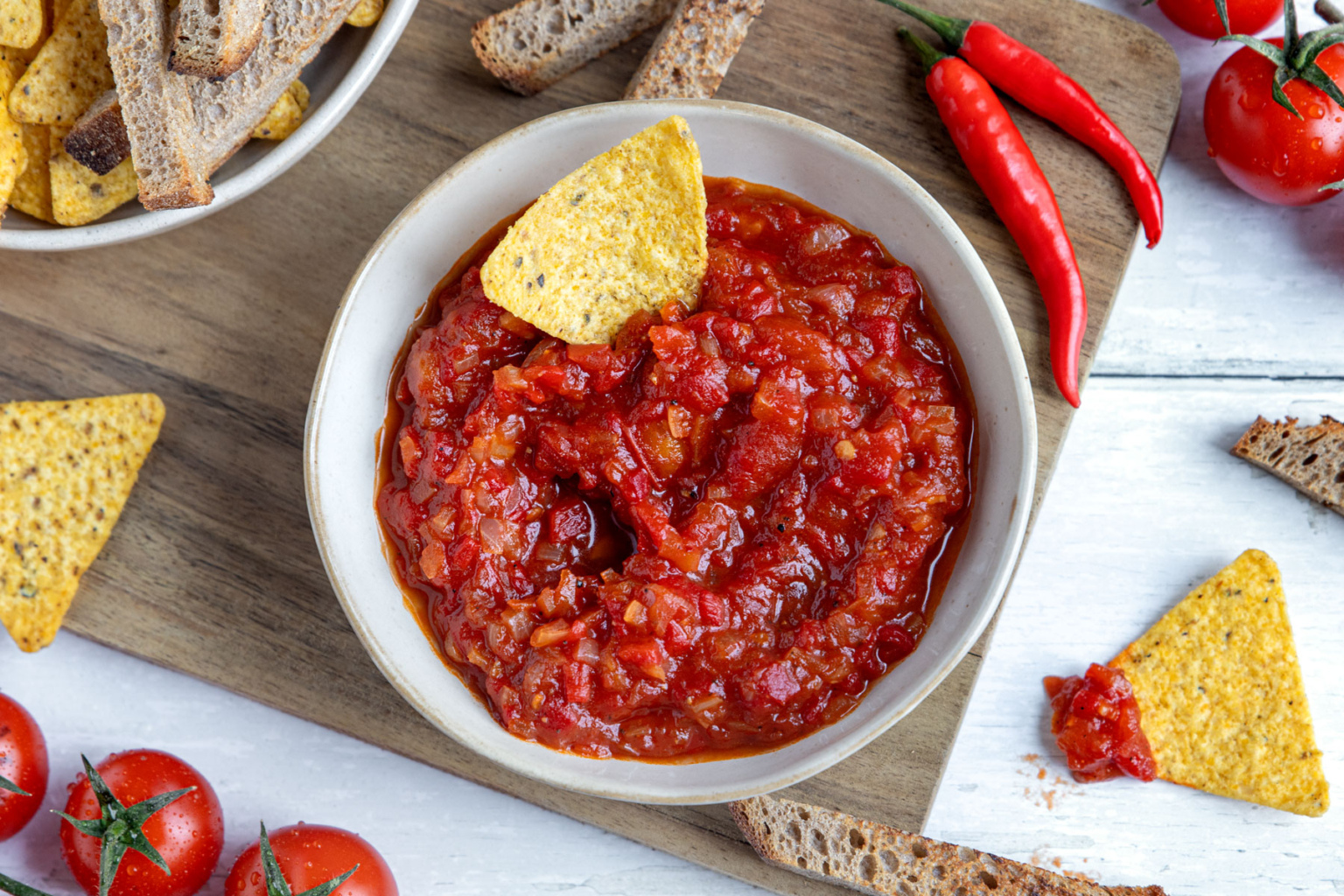 Selbstgemachte vegane Salsa-Sauce | Rezept - eat.de