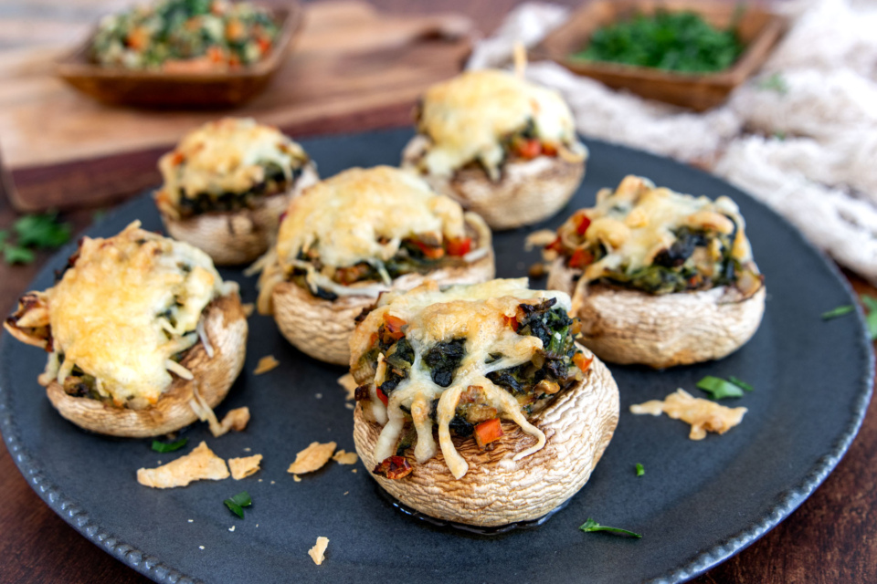 Gefüllte Champignons aus dem Backofen | Rezept - eat.de