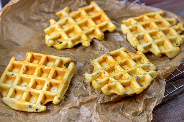Fluffiger Waffelteig: Grundrezept - eat.de