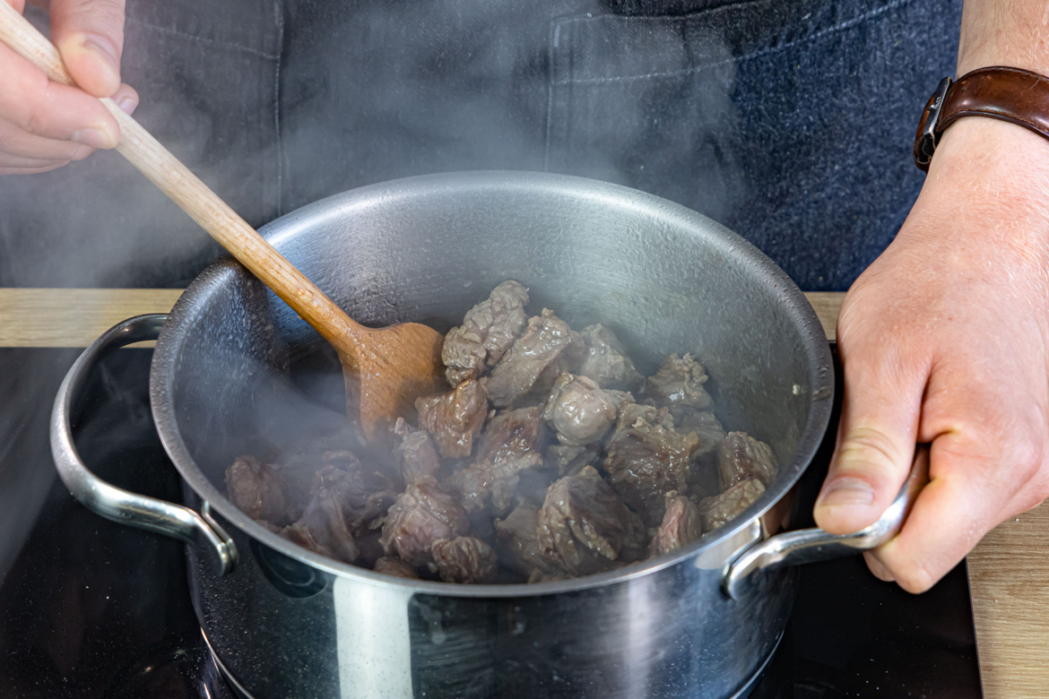 Klassischer Rindergulasch | Rezept