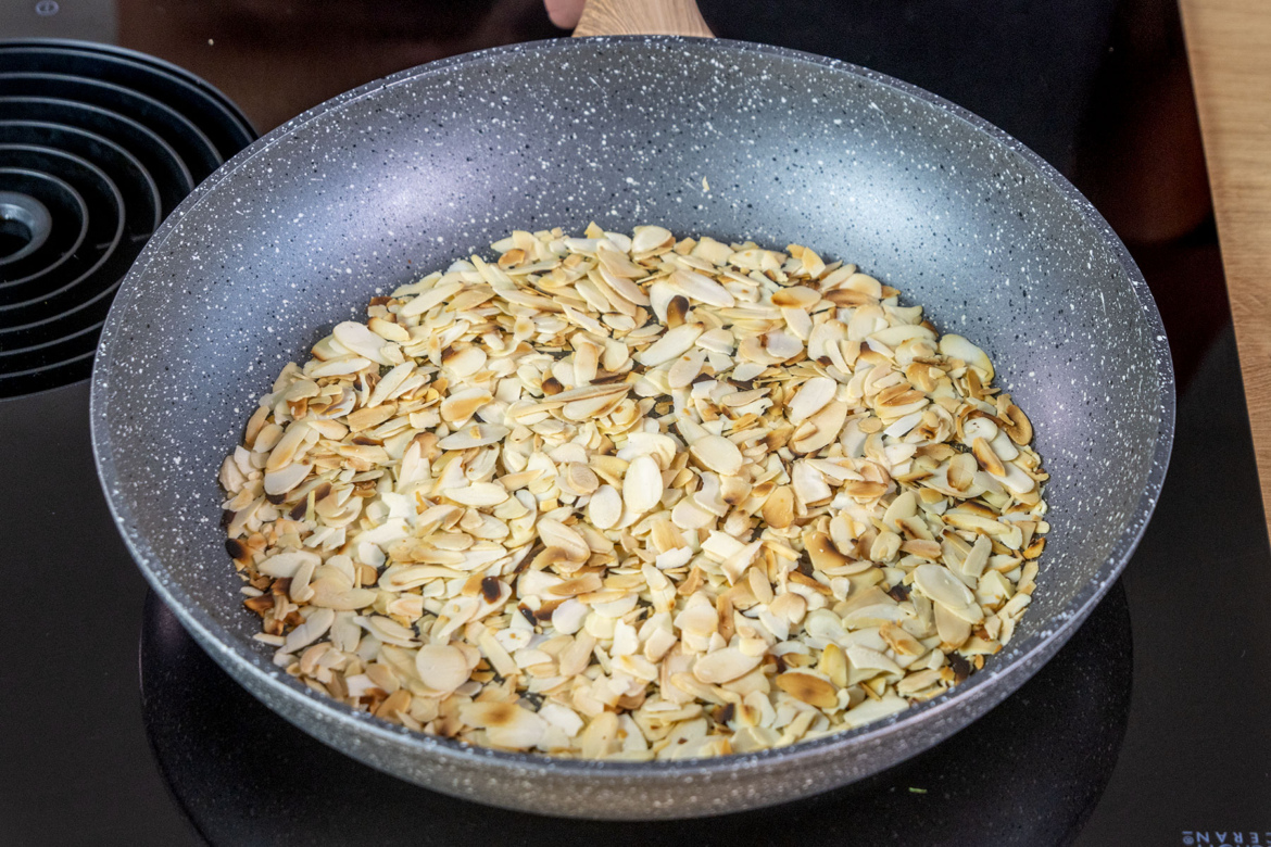 Süßer Filoteig mit Äpfeln