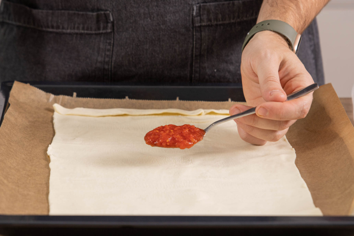 Pizza-Strudel mit Blätterteig