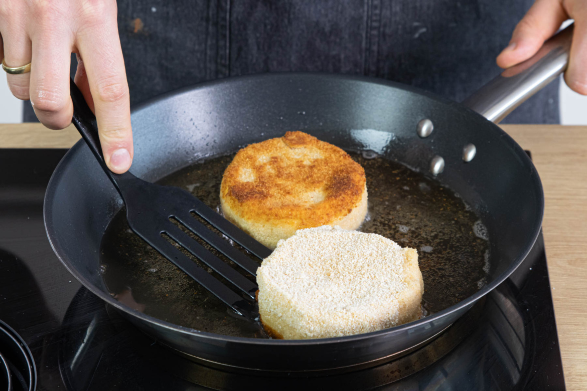 Camembert paniert und gebacken | Rezept