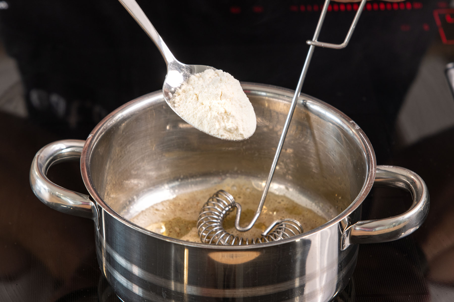 Mehlschwitze mit Milch