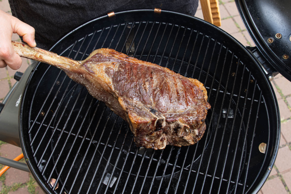 Tomahawk-Steak rückwärts grillen | Rezept