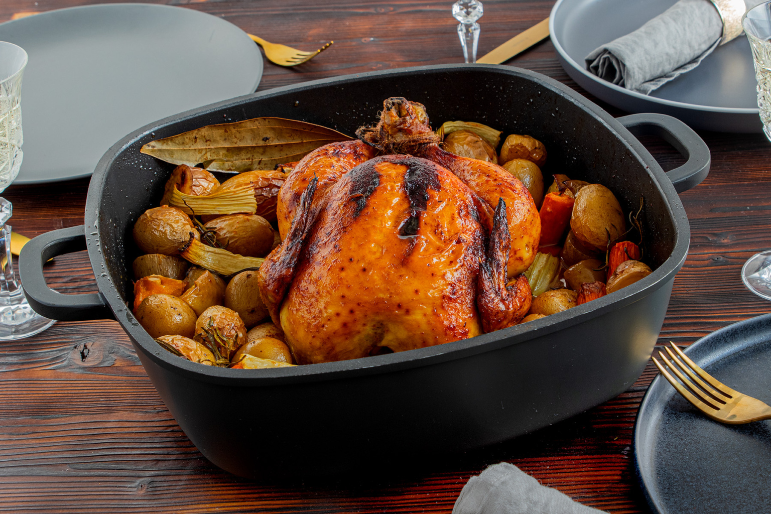Maispoularde mit fruchtigem Gemüse aus dem Ofen | Rezept