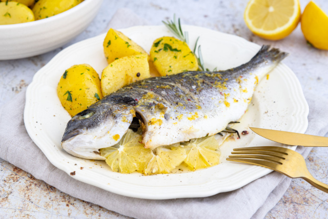 Dorade aus dem Ofen | Rezept - eat.de