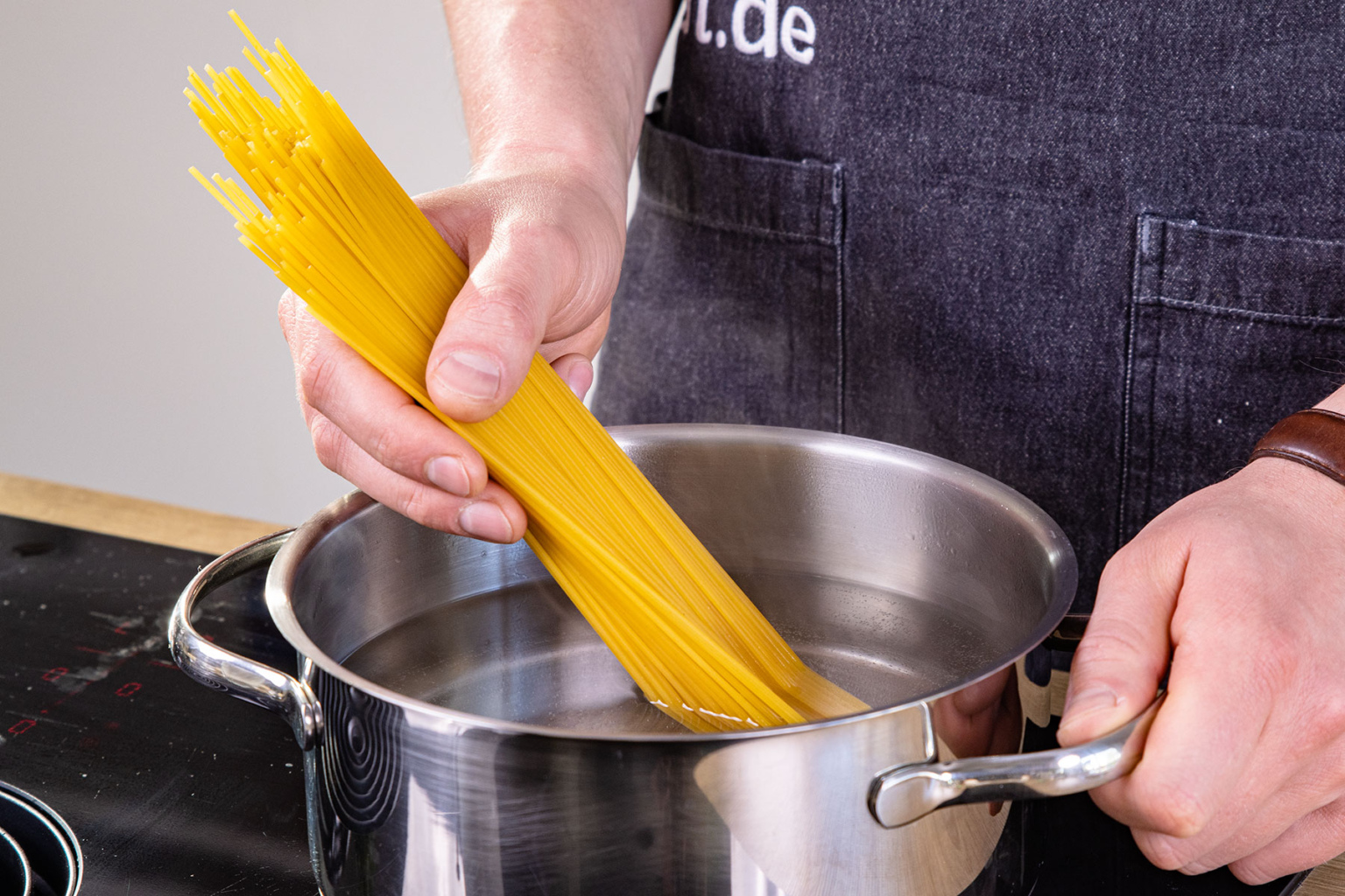 Spaghetti mit Garnelen-Sahnesauce