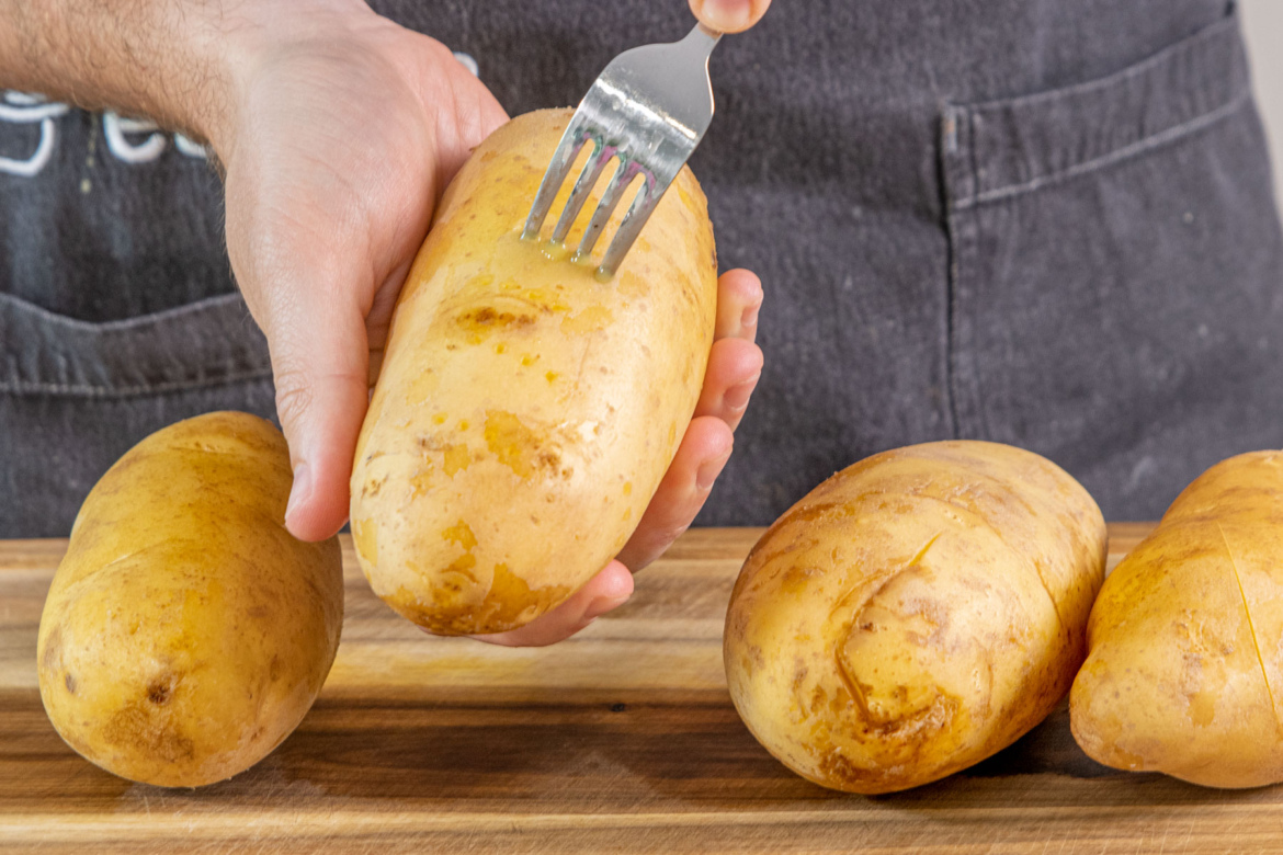 Kumpir: gefüllte Kartoffel aus dem Ofen