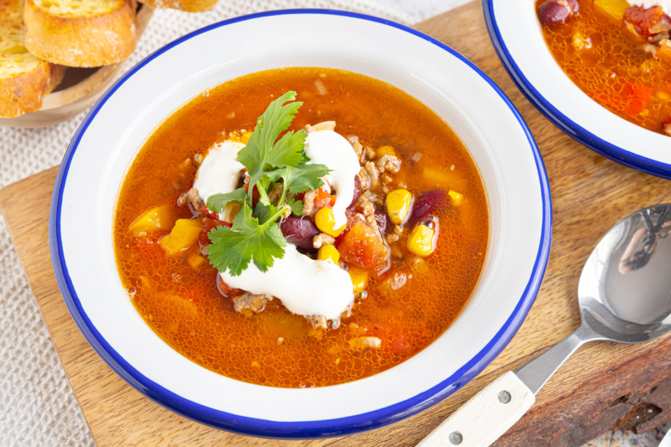 Mitternachtssuppe mit Hackfleisch | Rezept - eat.de