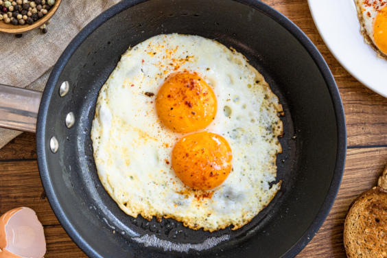 Spiegelei perfekt braten | Rezept- eat.de