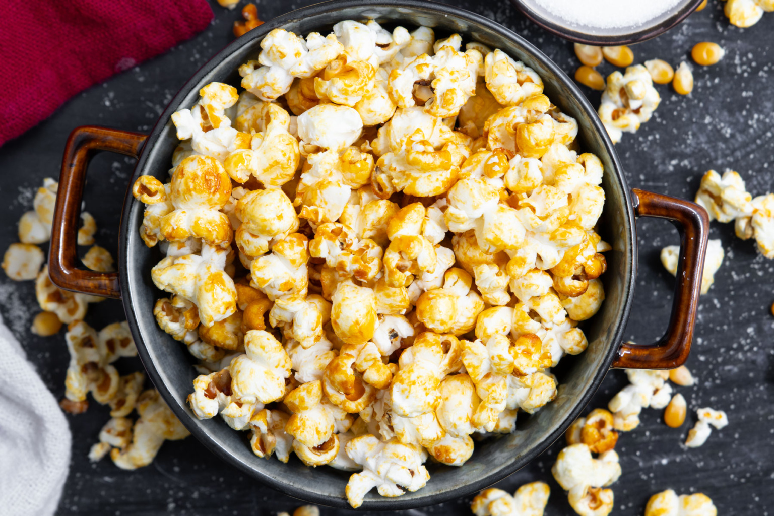 Süßes Popcorn im Topf selber machen | Rezept - eat.de
