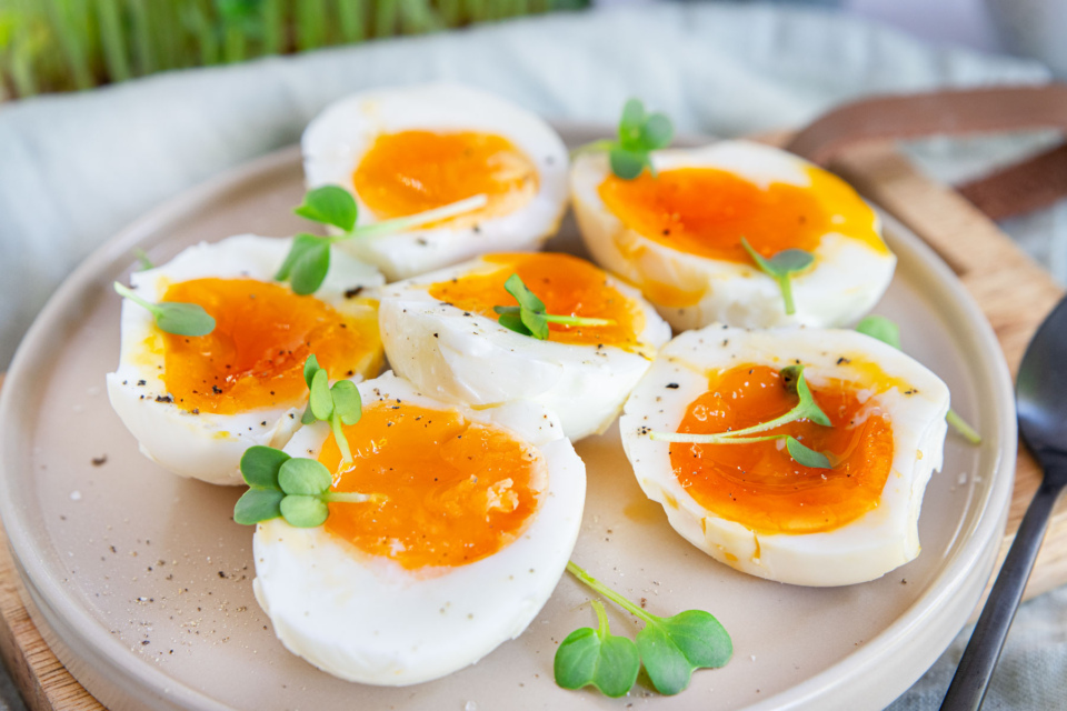 Gekochte Eier aus der Heißluftfritteuse | Rezept