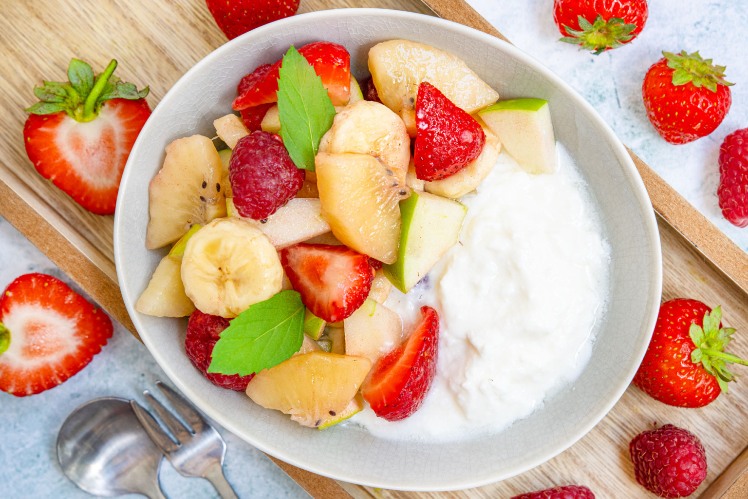 Obstsalat mit Joghurt | Rezept - eat.de