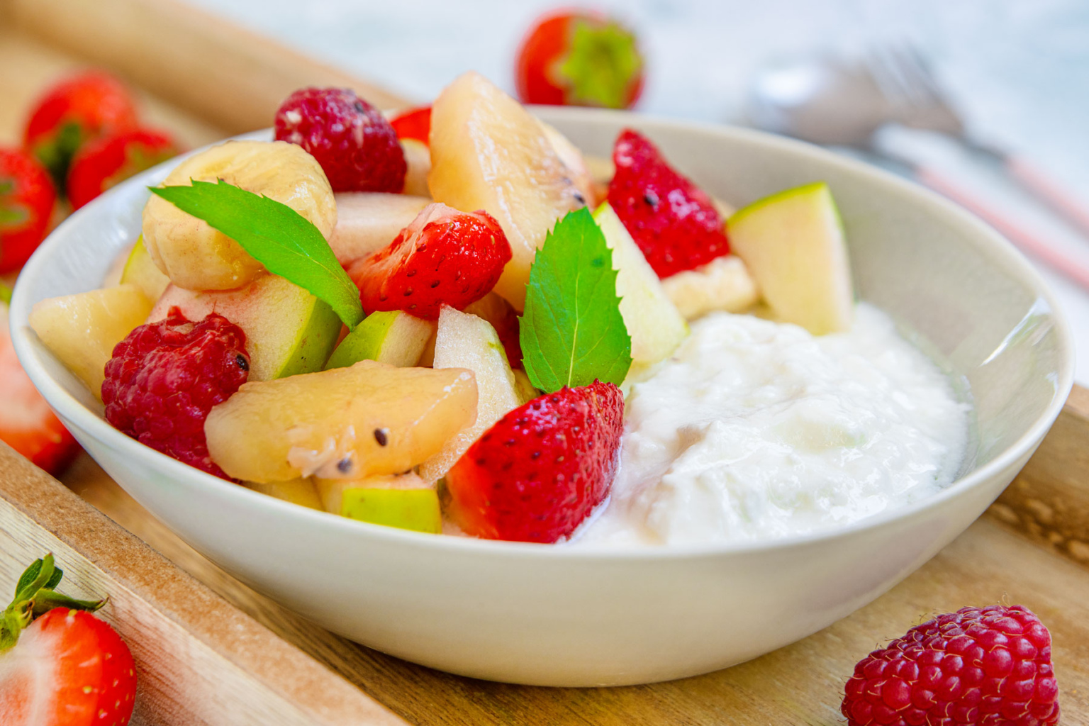 Obstsalat mit Joghurt | Rezept