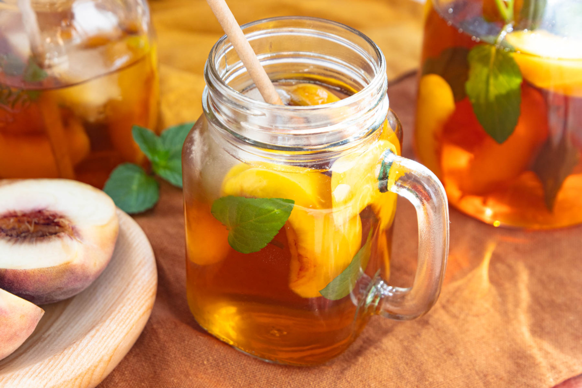 Pfirsich-Eistee selber machen | Rezept