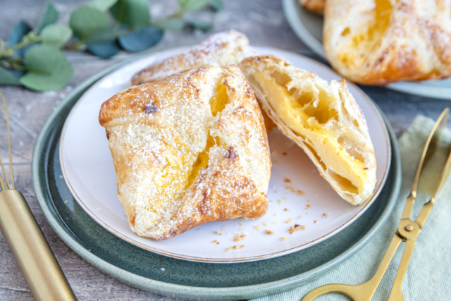 Quarktaschen mit Blätterteig | Rezept - eat.de