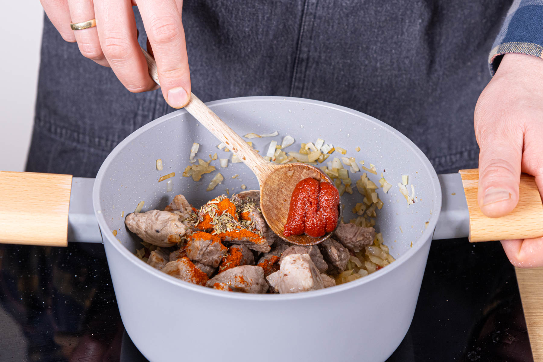 Gulasch halb und halb | Rezept