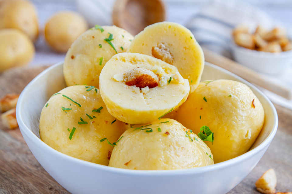 Verwunderlich Kartoffelkloe Aus Gekochten Kartoffeln Mit Kartoffelmehl Fotos