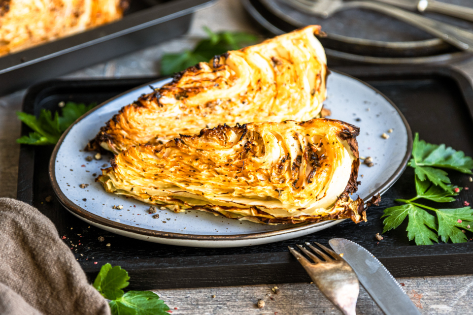 Spitzkohl aus dem Ofen | Rezept- eat.de