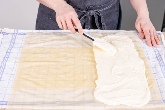 Topfenstrudel mit fertigem Strudelteig | Rezept