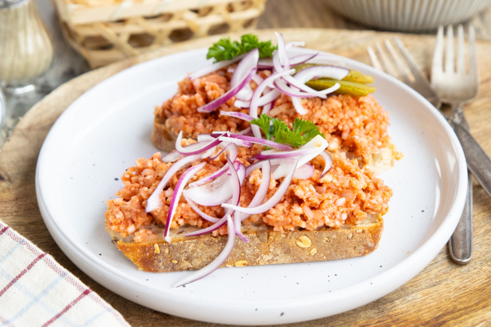 Veganes Mett: Rezept aus Reiswaffeln