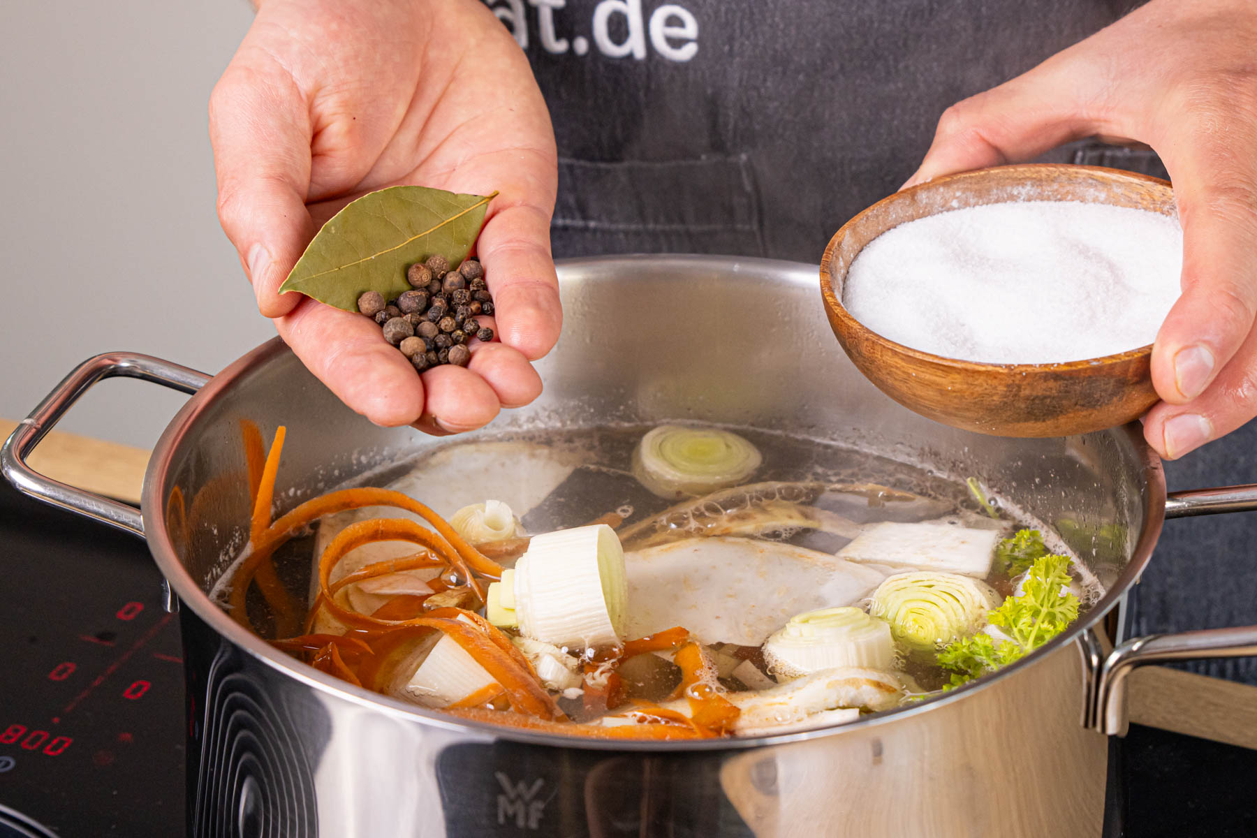 Klassische Rindersuppe kochen | Rezept