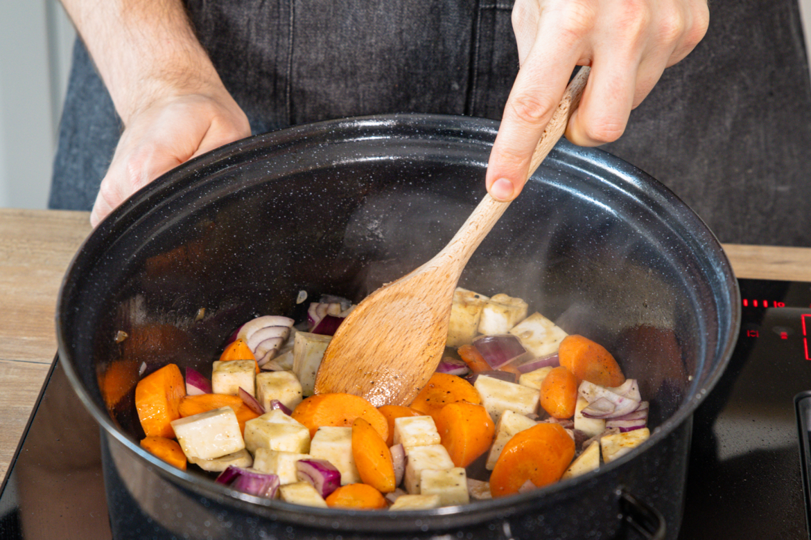 Rehkeule mit Knochen schmoren