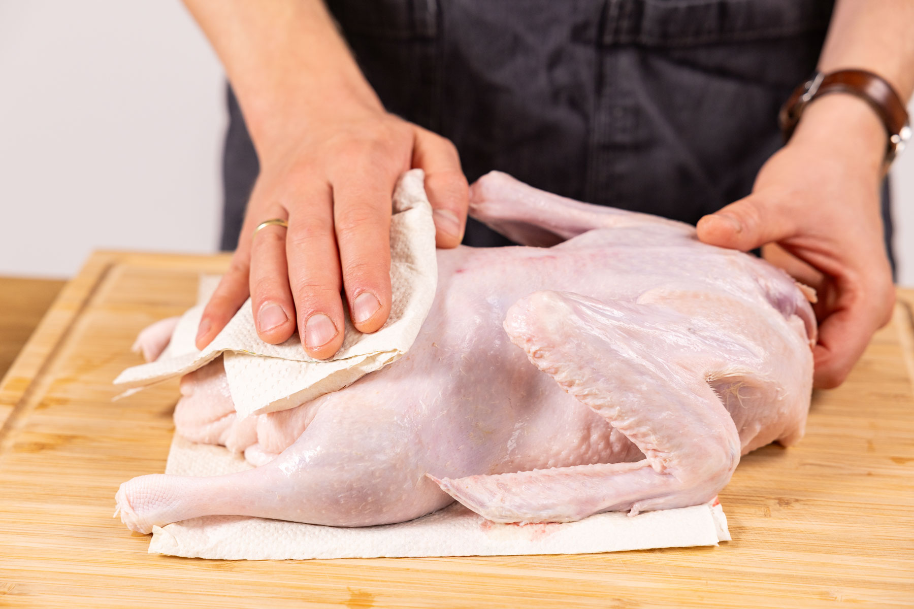 Ganze gebratene Ente aus dem Backofen