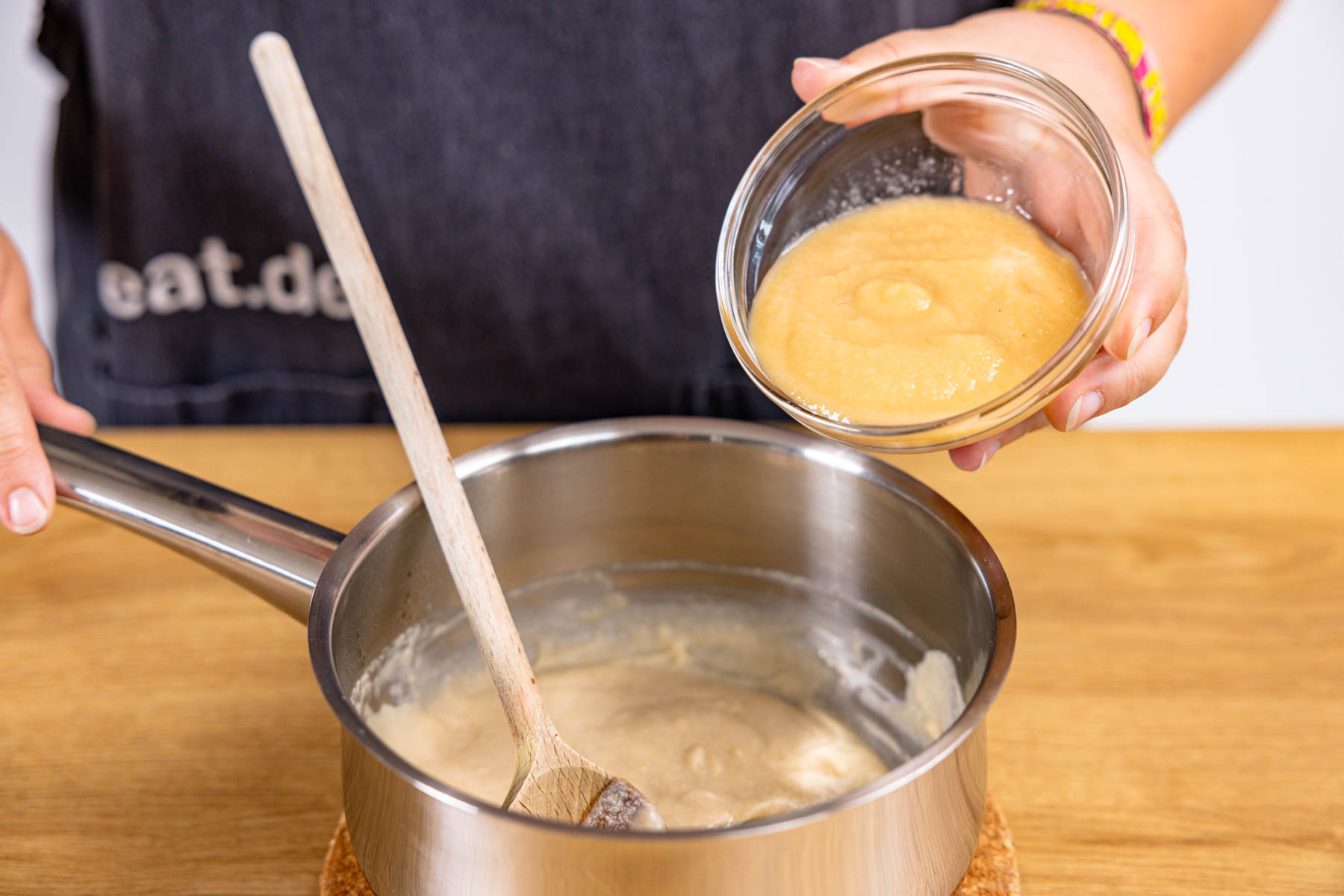 Getreide-Obst-Brei: Grundrezept ab dem 6. Monat