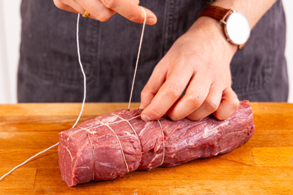 Zarte Rinderlende aus dem Ofen perfekt gegart