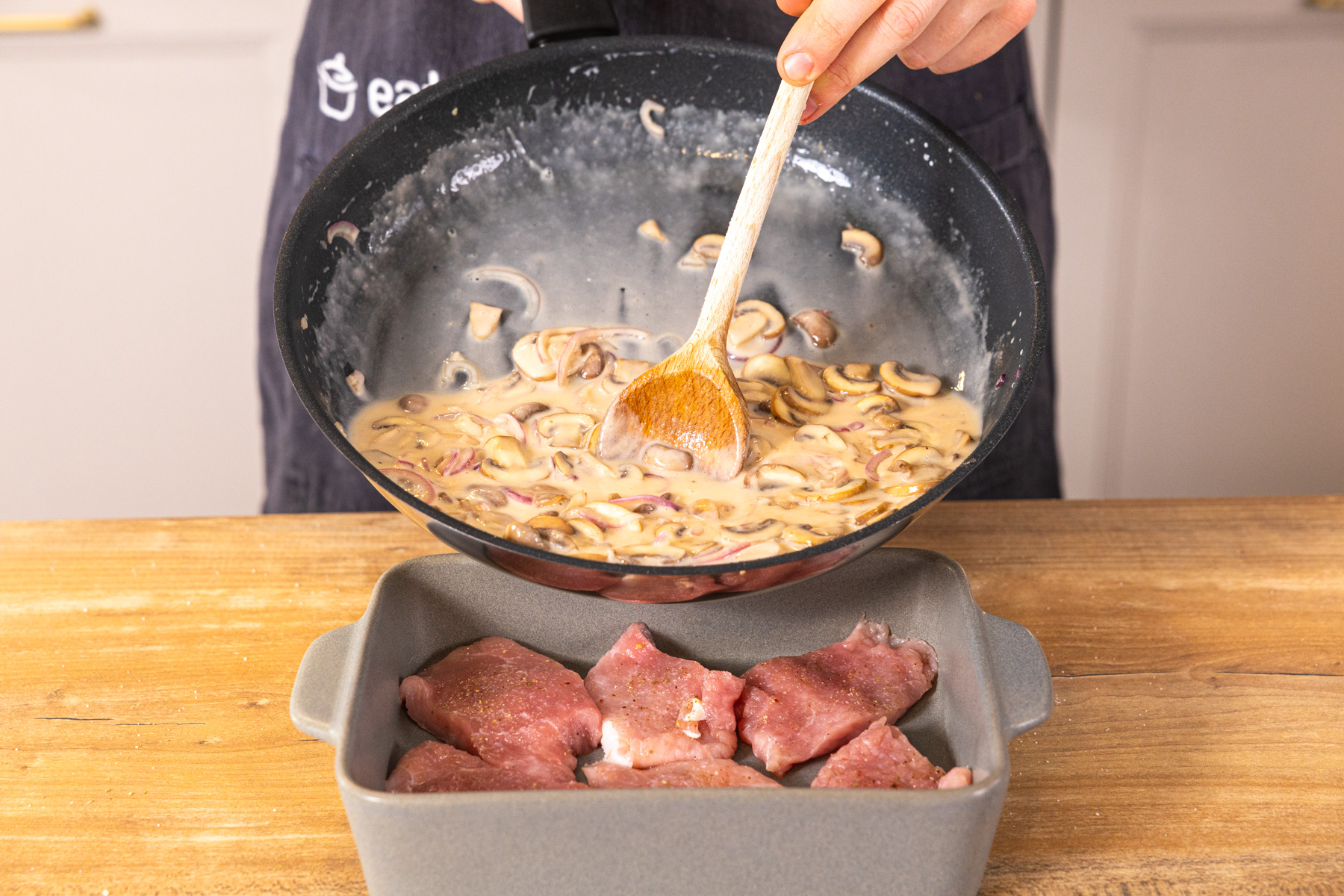 Überbackene Rahmschnitzel aus dem Ofen: der schnelle Schlemmer-Hammer