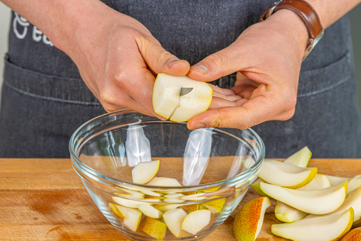 Birnen-Crumble mit Walnüssen