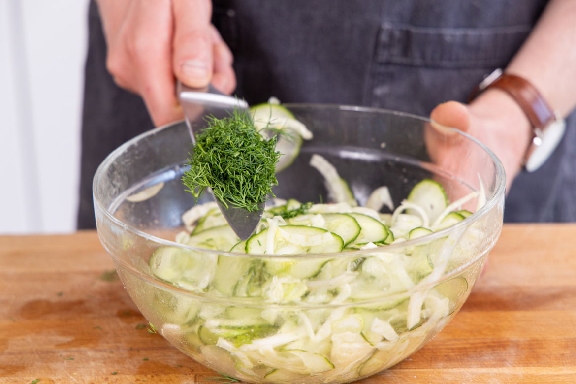 Fenchel-Gurken-Salat mit Dill