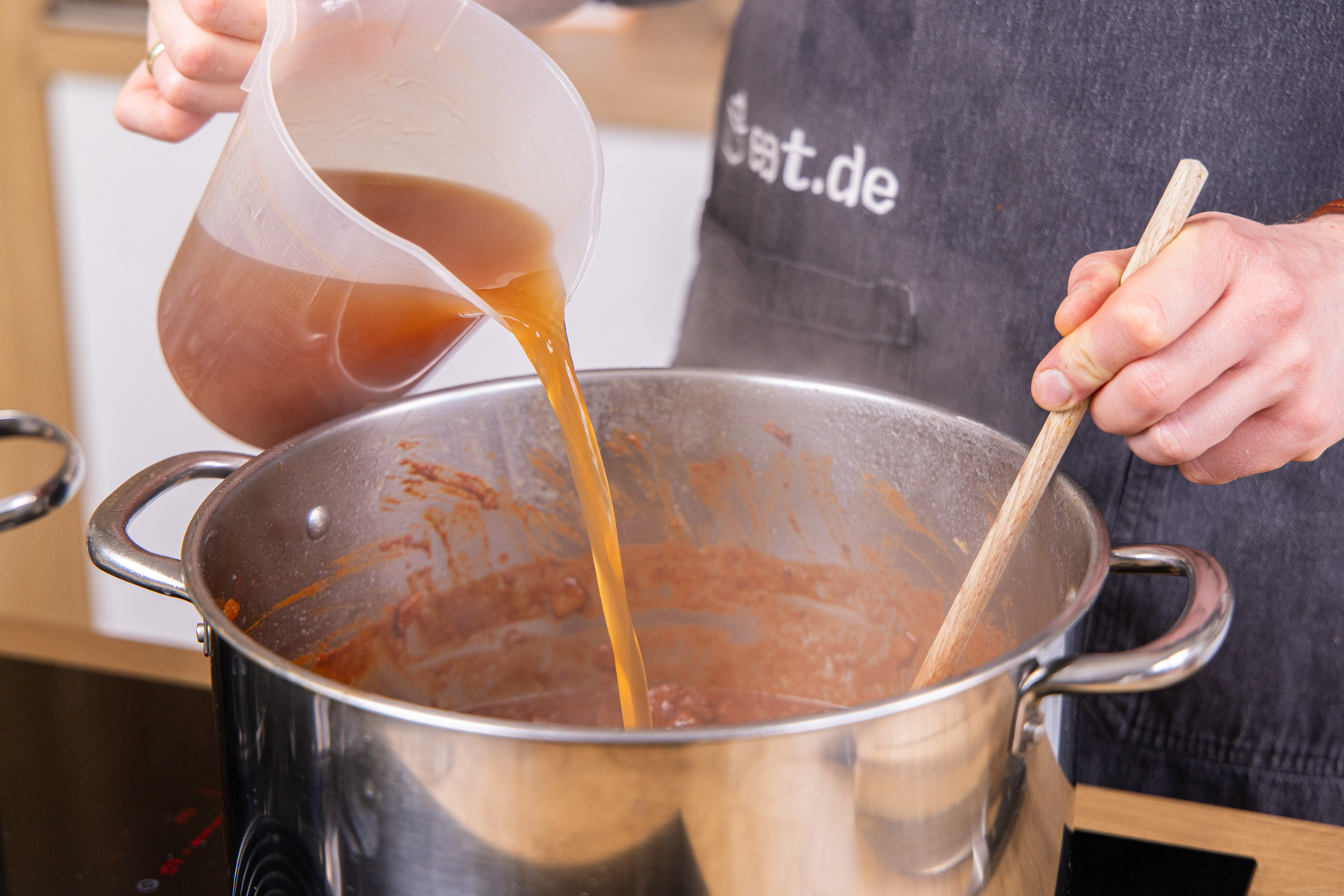 Deftige Party-Gulaschsuppe für viele Personen