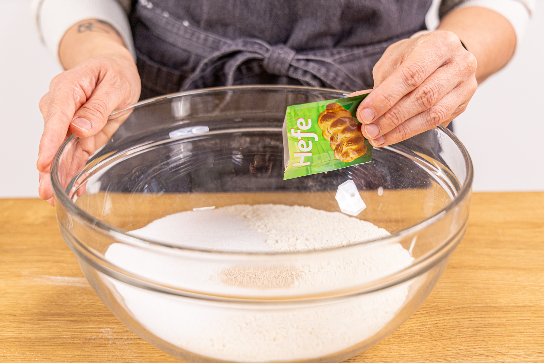 Hefeteig mit Trockenhefe: Grundrezept