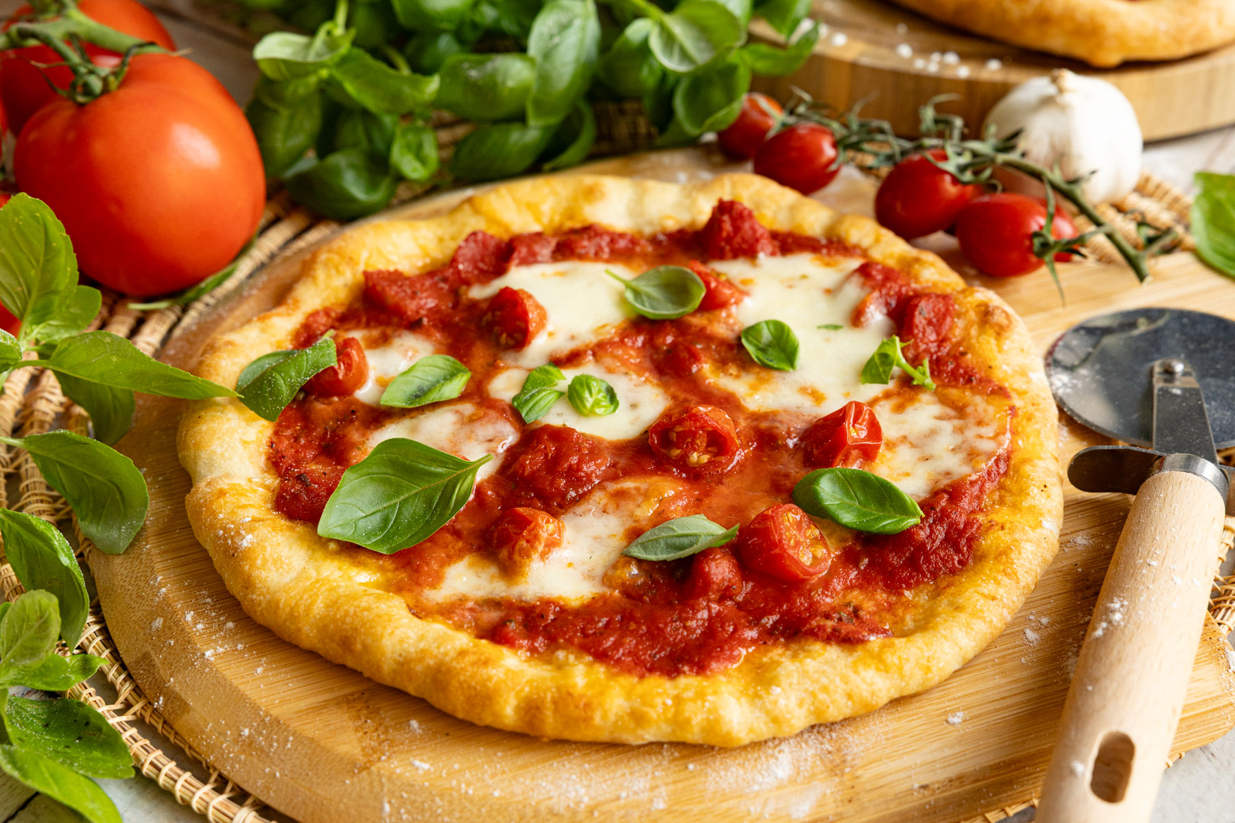 Wie lange muss eine Pizza im Backofen backen?